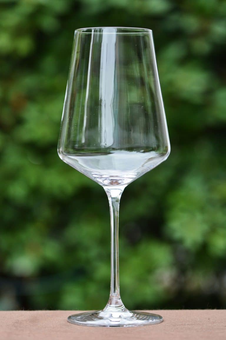 Weinglas „modern“ mit Gravur – Glasveredlung Margit Klammer